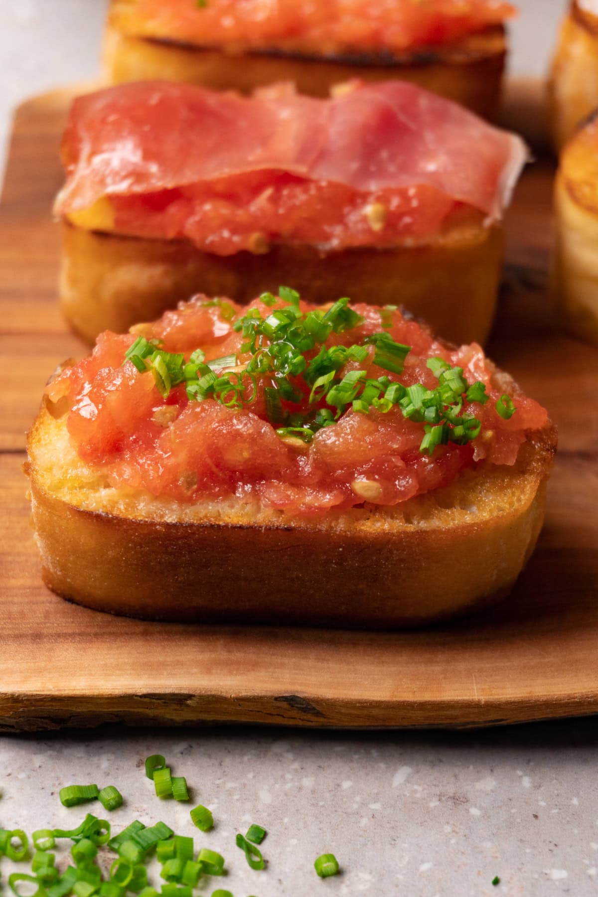 Pan Con Tomate (Spanish tomato bread) - Here To Cook